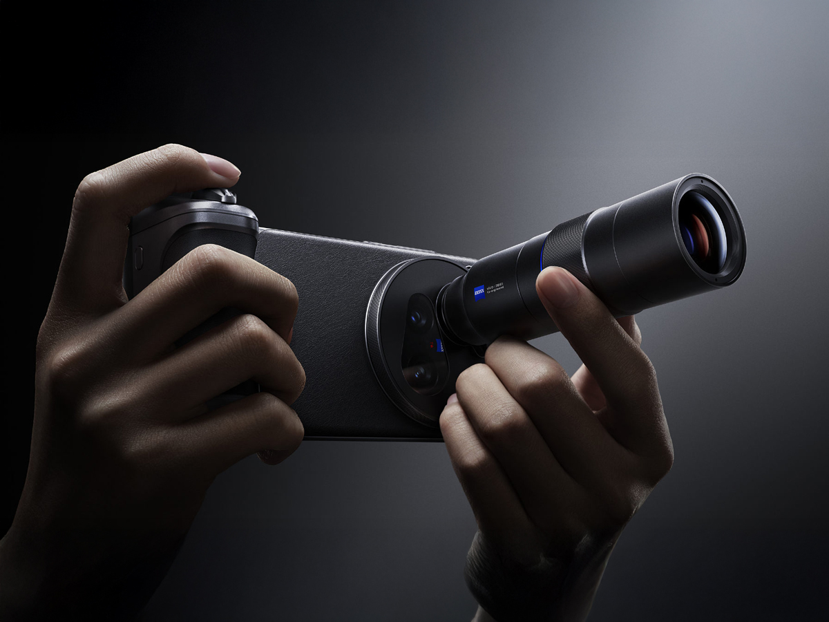 Vivo X200 ultra goes pro with crazy camera kit and Zeiss lens! | Stuff ...