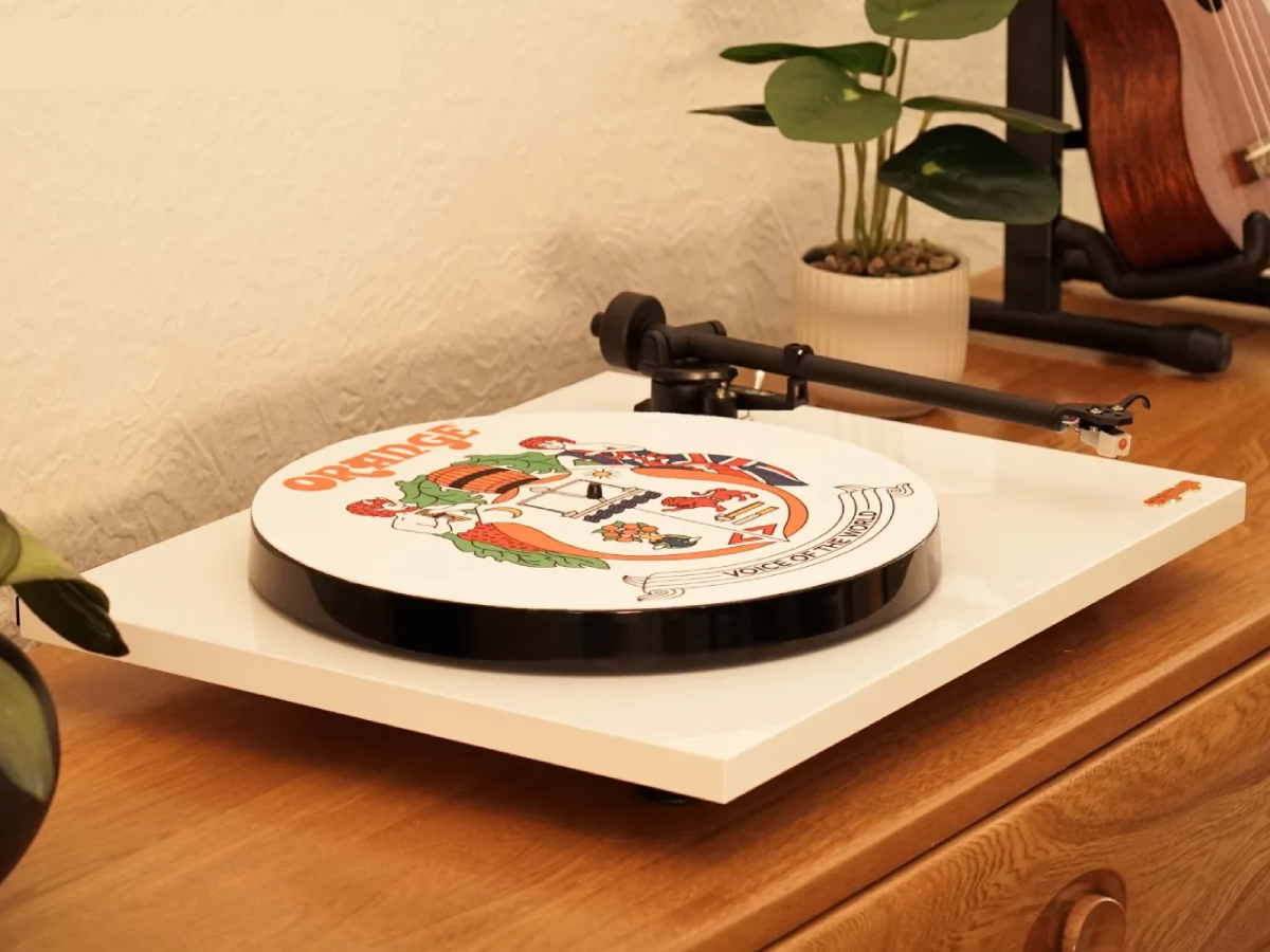 The ‘O’ Turntable is Orange’s first-ever record player | Stuff India